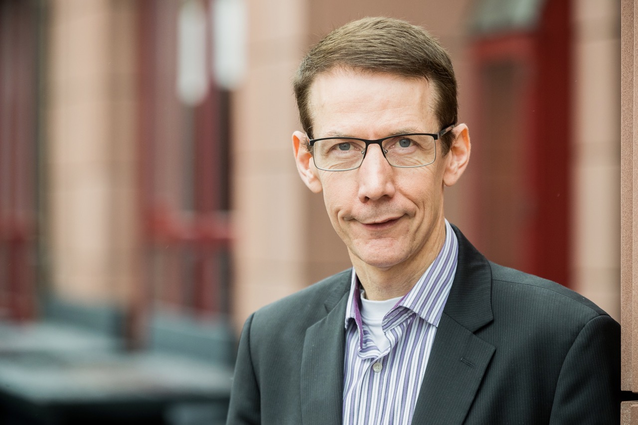 Dr. Michael Hipp